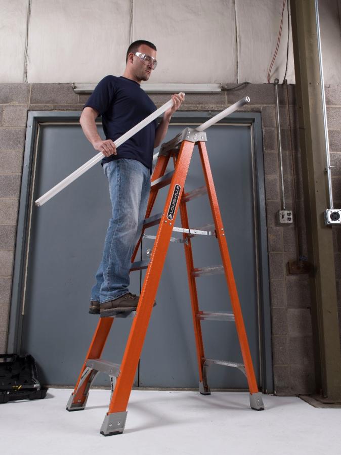 LOUISVILLE LADDER 7-FOOT FIBERGLASS STEP LADDER, TYPE IA, 300-POUND ...