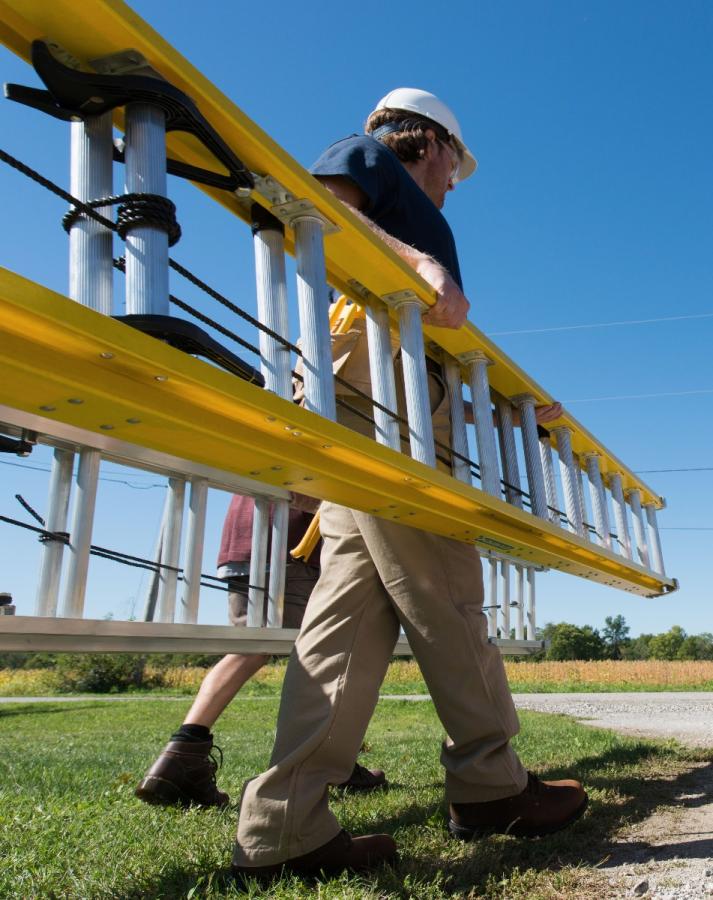 LOUISVILLE LADDER 32-FOOT FIBERGLASS EXTENSION LADDER, TYPE IAA, 375 ...