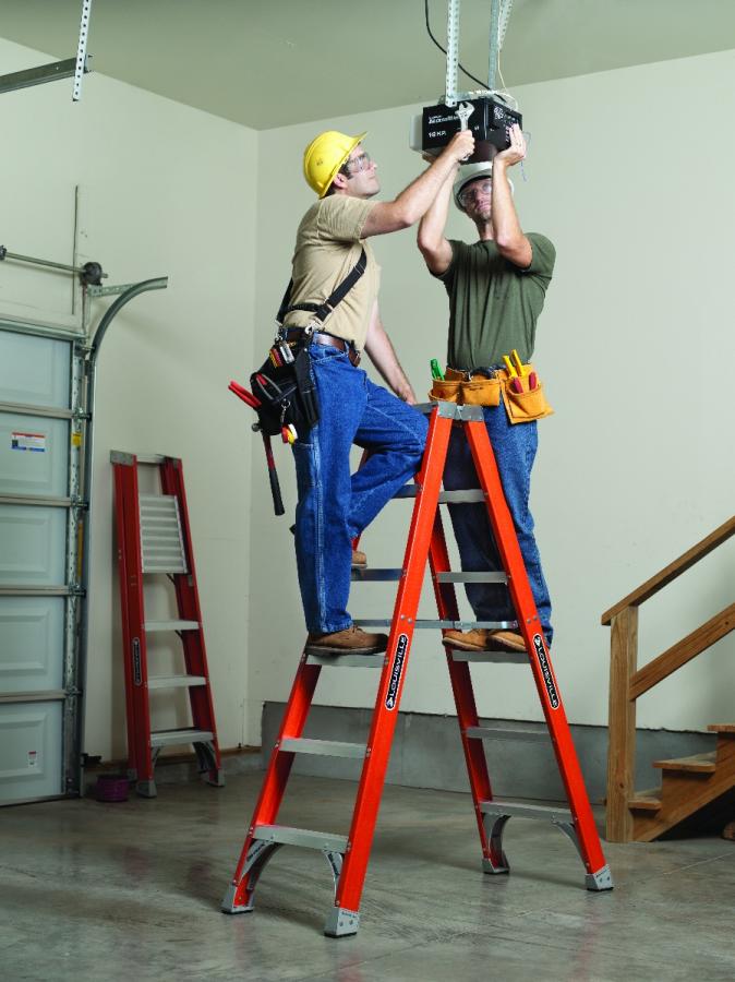 LOUISVILLE LADDER 8-FOOT FIBERGLASS TWIN FRONT TWIN STEP LADDER, TYPE ...
