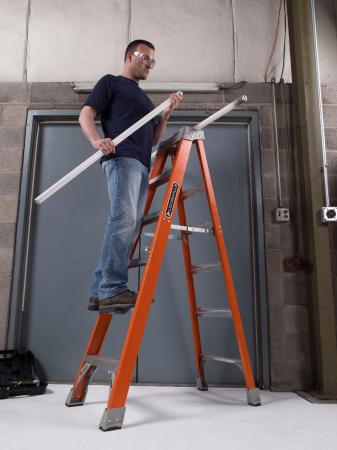 LOUISVILLE LADDER 8-FOOT FIBERGLASS STEP LADDER, TYPE IA, 300-POUND ...