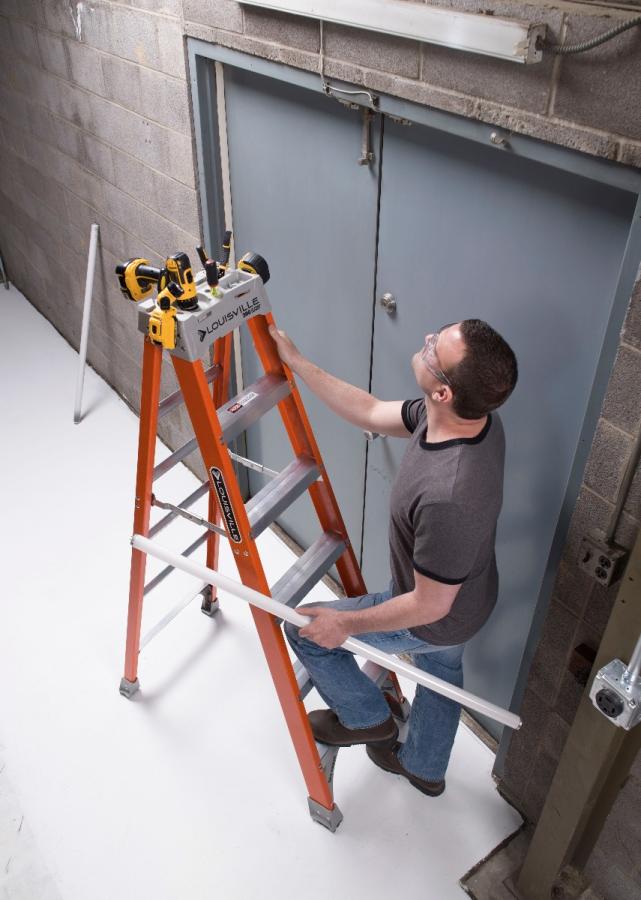 LOUISVILLE LADDER 8-FOOT FIBERGLASS STEP LADDER, TYPE IA, 300-POUND ...