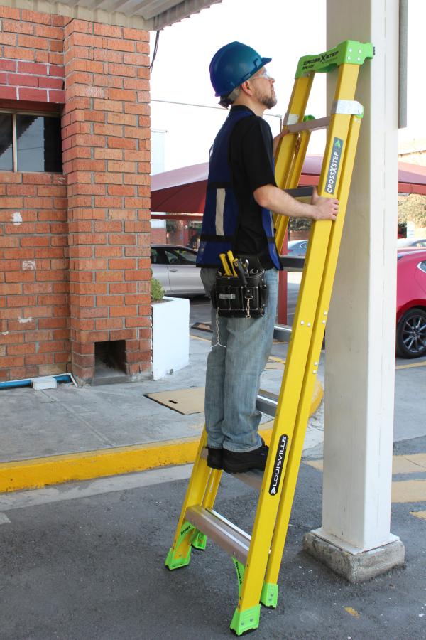 LOUISVILLE LADDER 6-FOOT FIBERGLASS CROSS-STEP LADDER, TYPE IAA, 375 ...