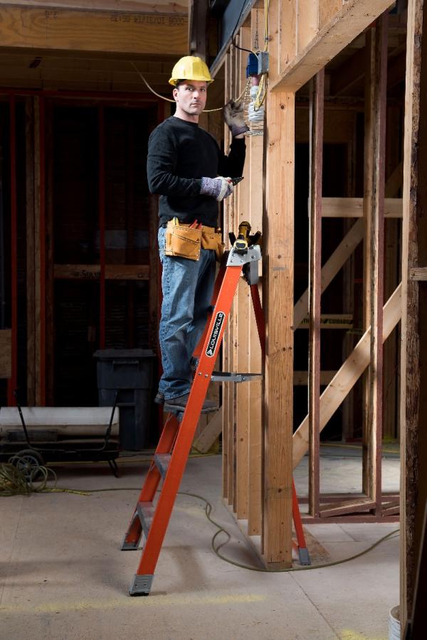 LOUISVILLE LADDER 4-FOOT FIBERGLASS STEP LADDER, TYPE IA, 300-POUND ...
